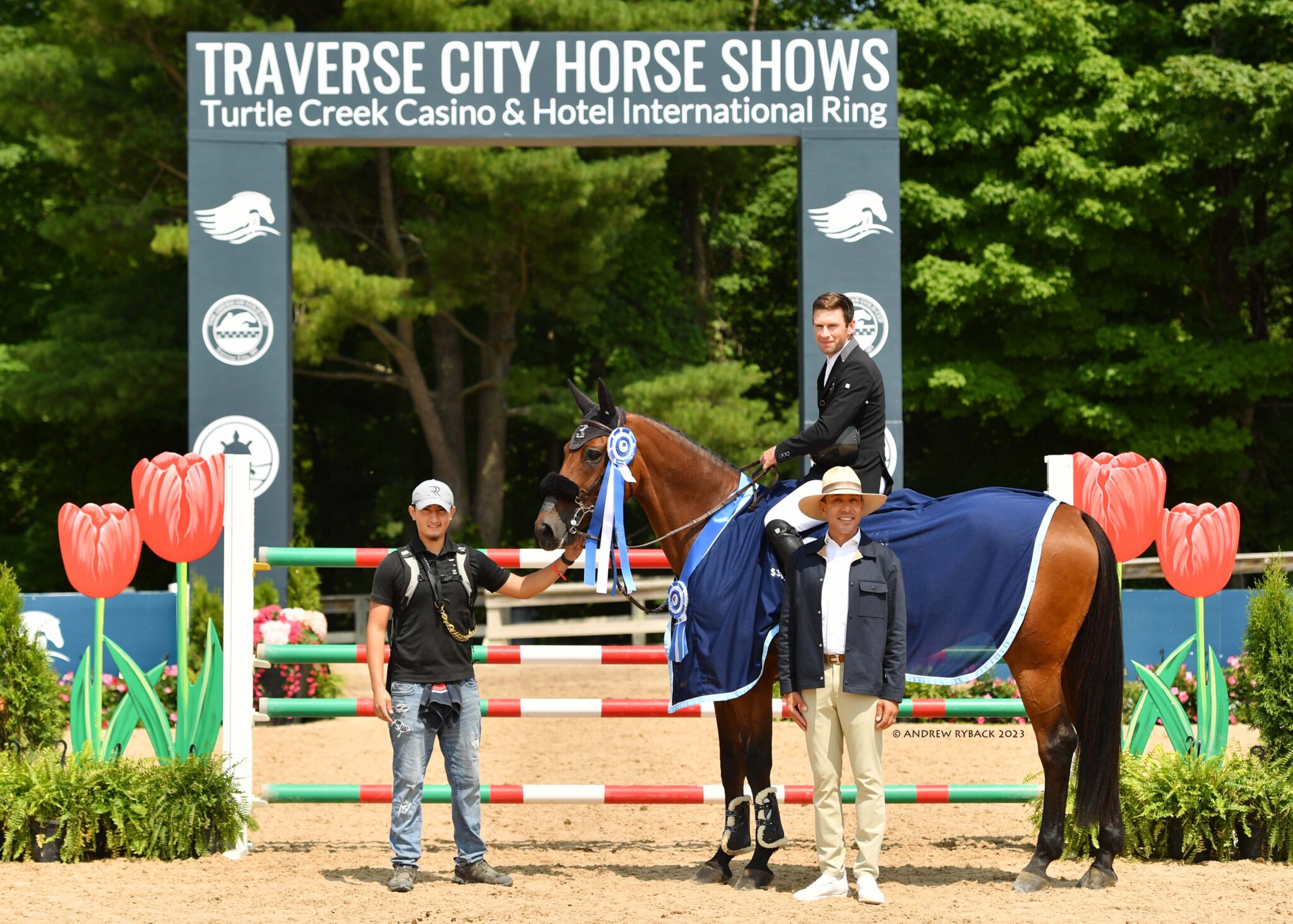 Simon McCarthy and Gotcha Still Got It in $38,700 CSI3* Two-Phase ...
